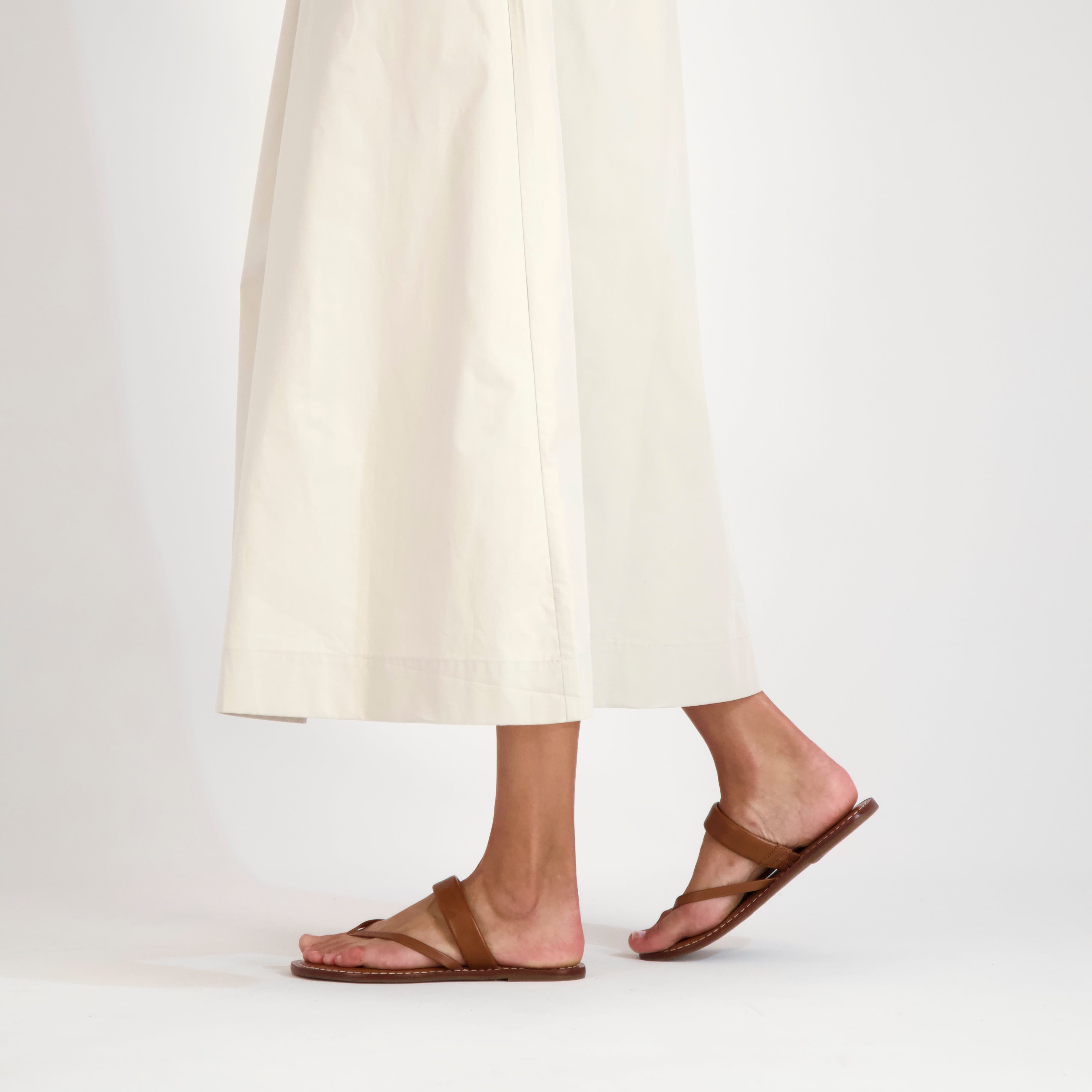 Leia Sandal in Champagne I Bernardo1946 – Bernardo 1946